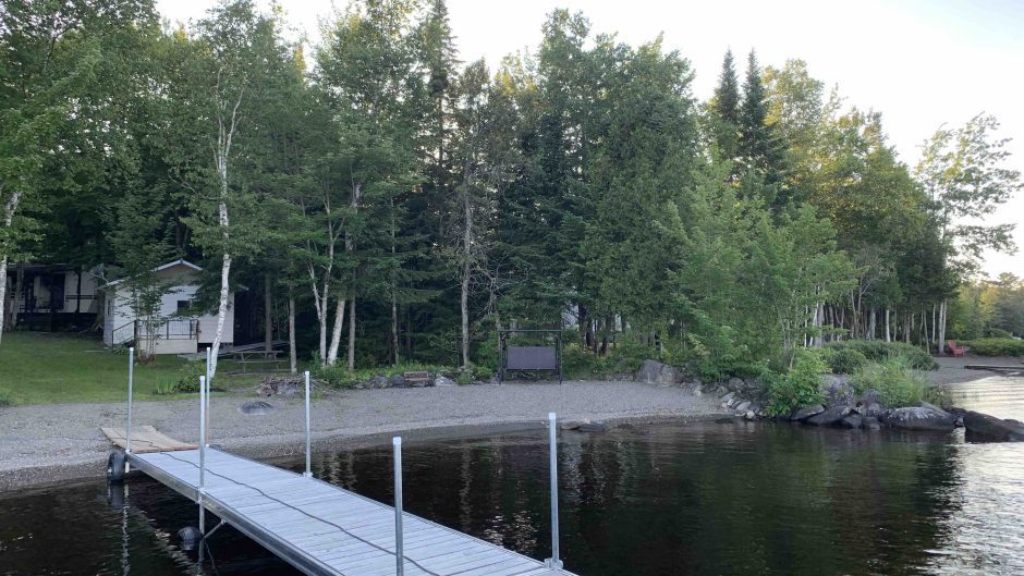 Grand Lac St-François, secteur Sainte-Praxède. PLAGE privée